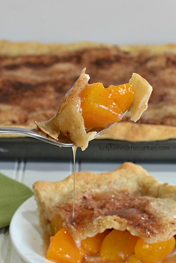 Potluck Peach Slab Pie, potluck pie recipe, family reunion dessert
