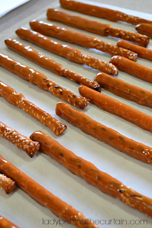 How to Decorate Pretzels