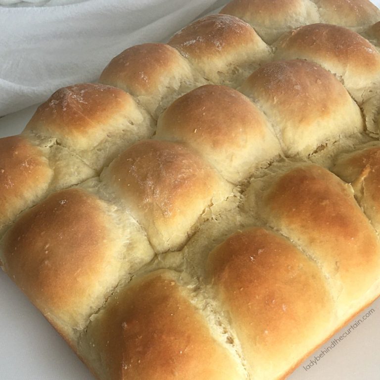 Easy Overnight Refrigerator Dinner Rolls