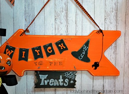 Witch Way To The Treats Halloween Sign