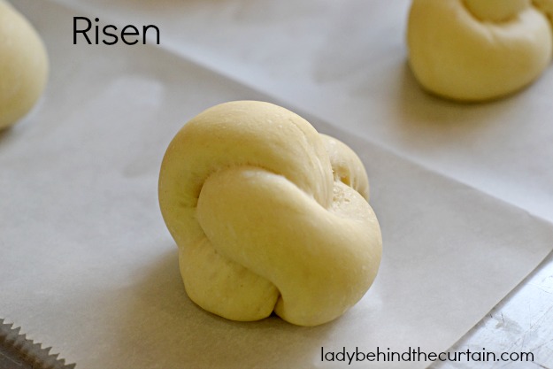 Dazzling Knot Shaped Dinner Rolls