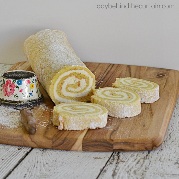 Lemon Créme Cake Roll