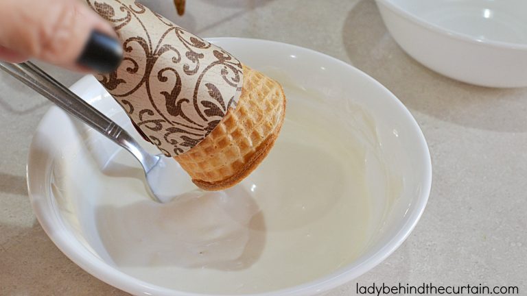 Apple Pie Cheesecake Filled Cones