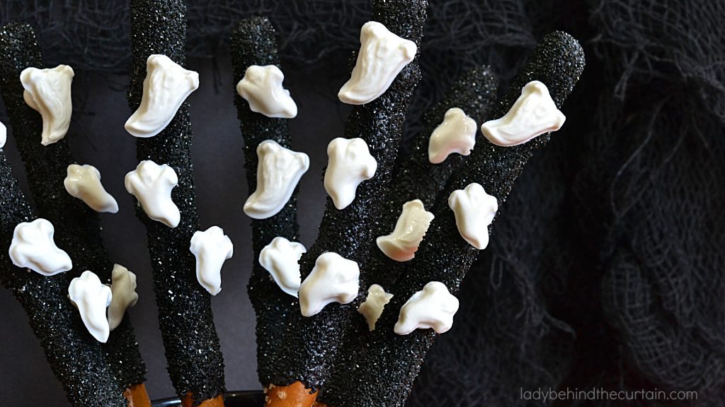 Ghostly Halloween Pretzels