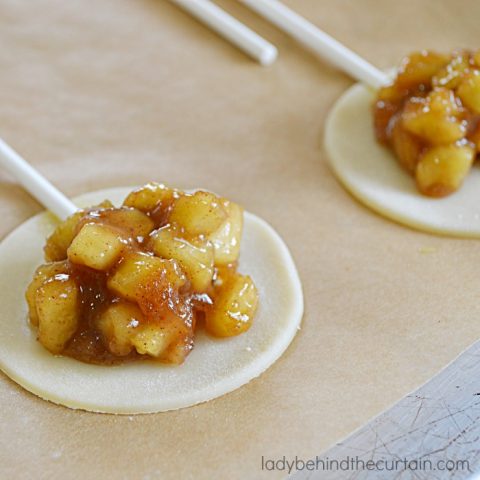 Cinnamon Roll Apple Pie Pops