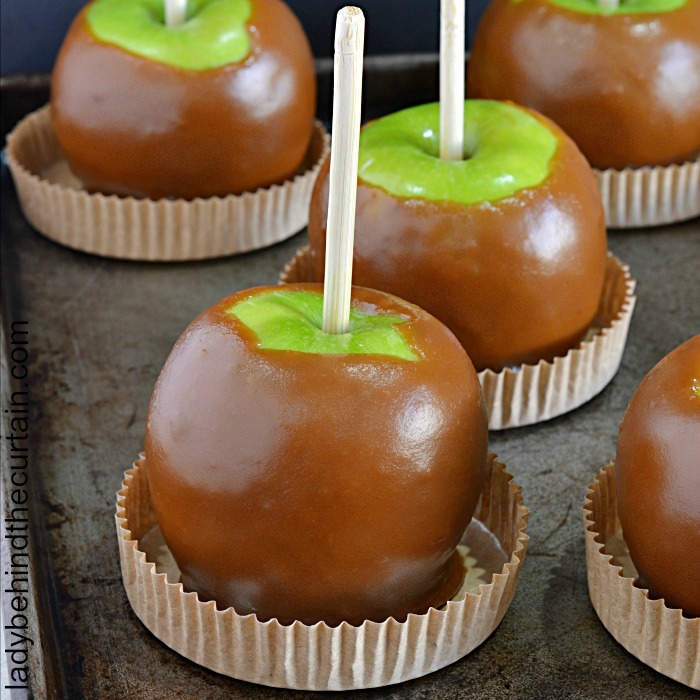 Old Fashioned Caramel Apples Old Fashioned Caramel Apples