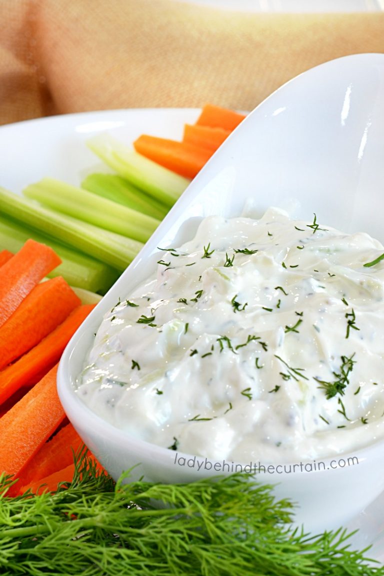 Low Fat Tzatziki Cucumber Dill Vegetable Dip