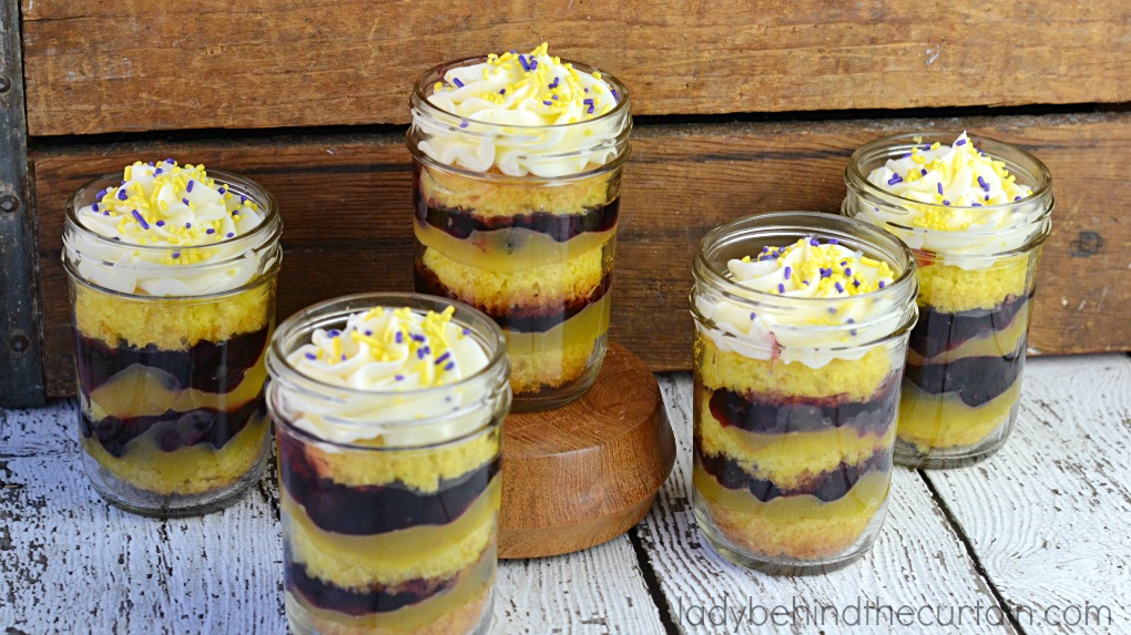 Blue Ribbon Blueberry Lemon Pie Cupcakes