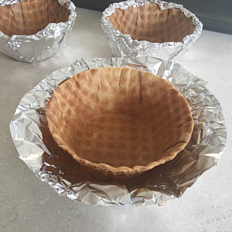 Semi Homemade Banana Split Mini Cakes