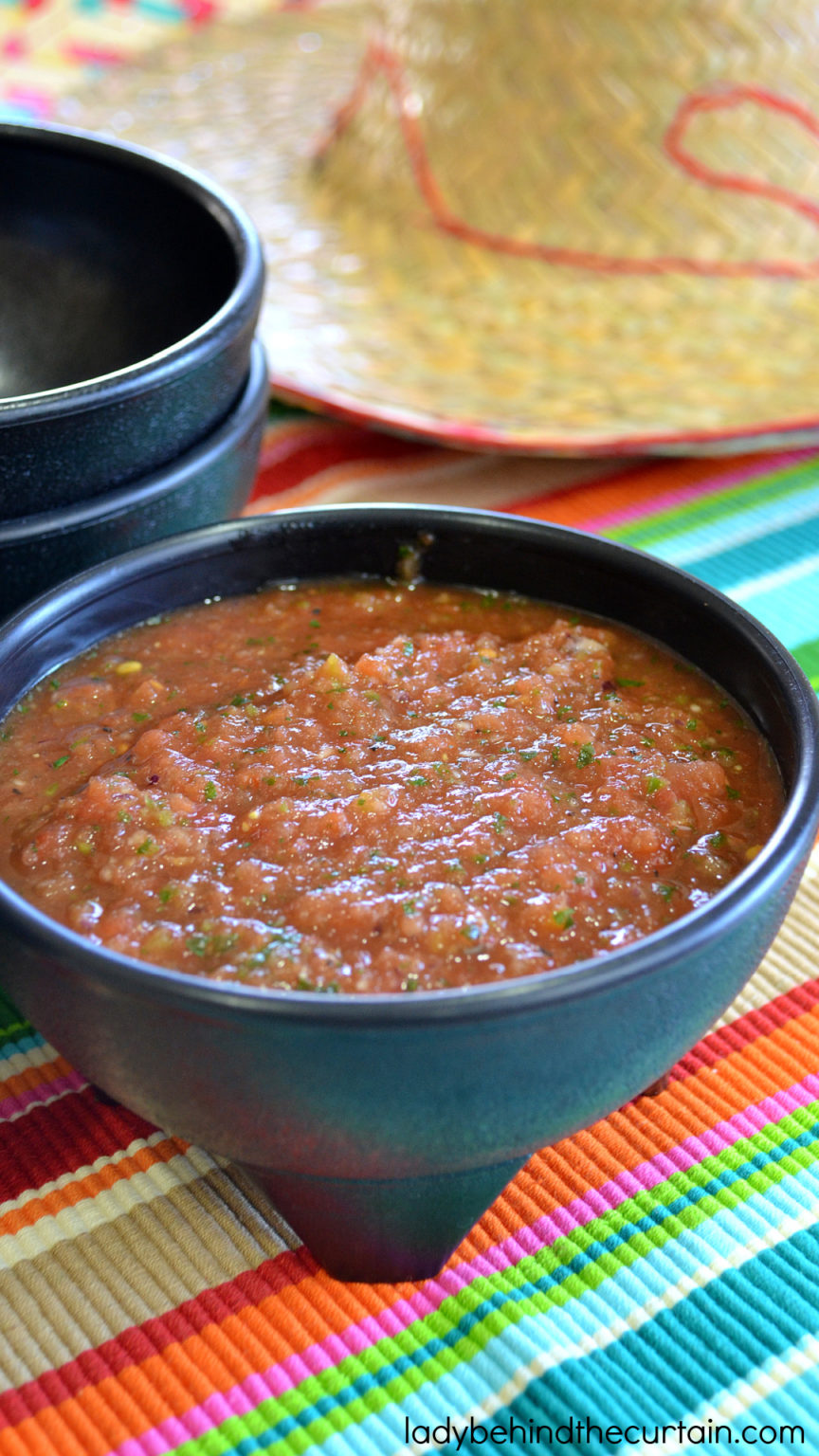 Easy Homemade Salsa Recipe (Fresh, Quick Restaurant-Style)