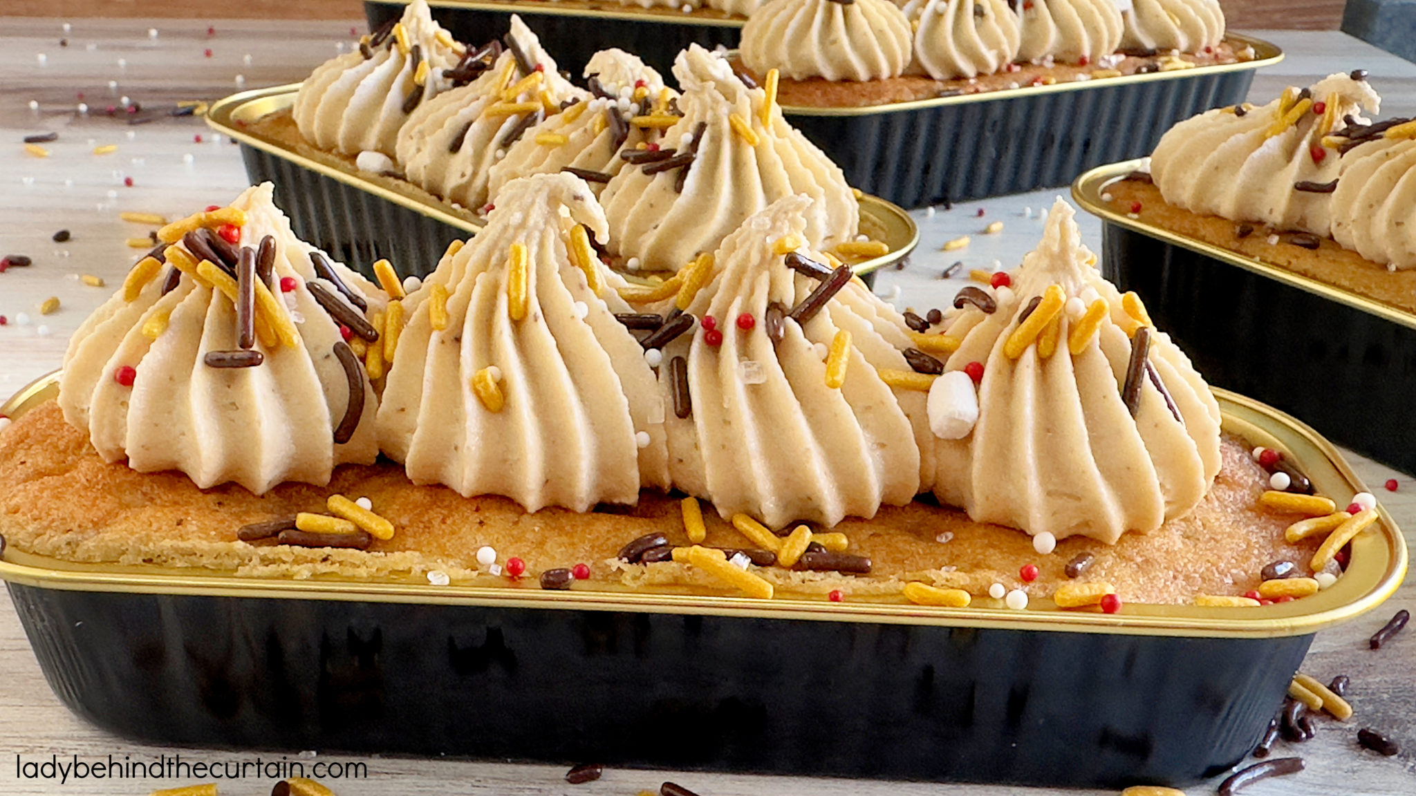 Brown Butter Pecan Mini Cakes