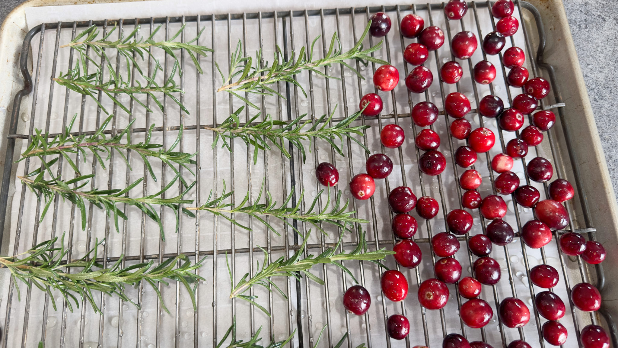 Three Easy to Make Edible Holiday Cake Decorations