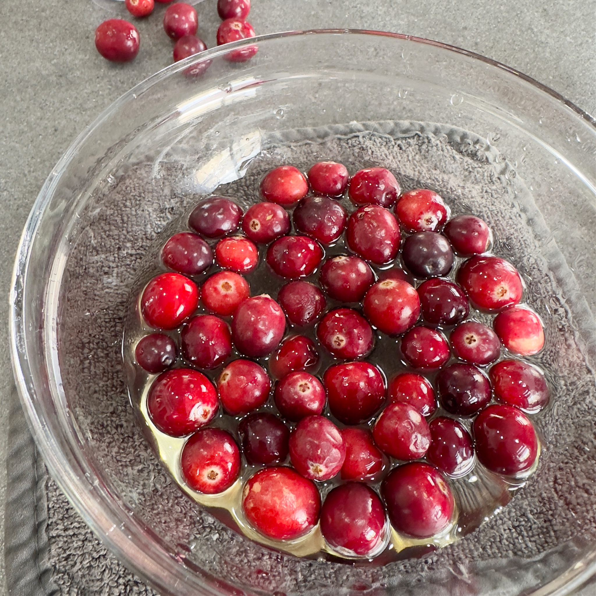 Three Easy to Make Edible Holiday Cake Decorations