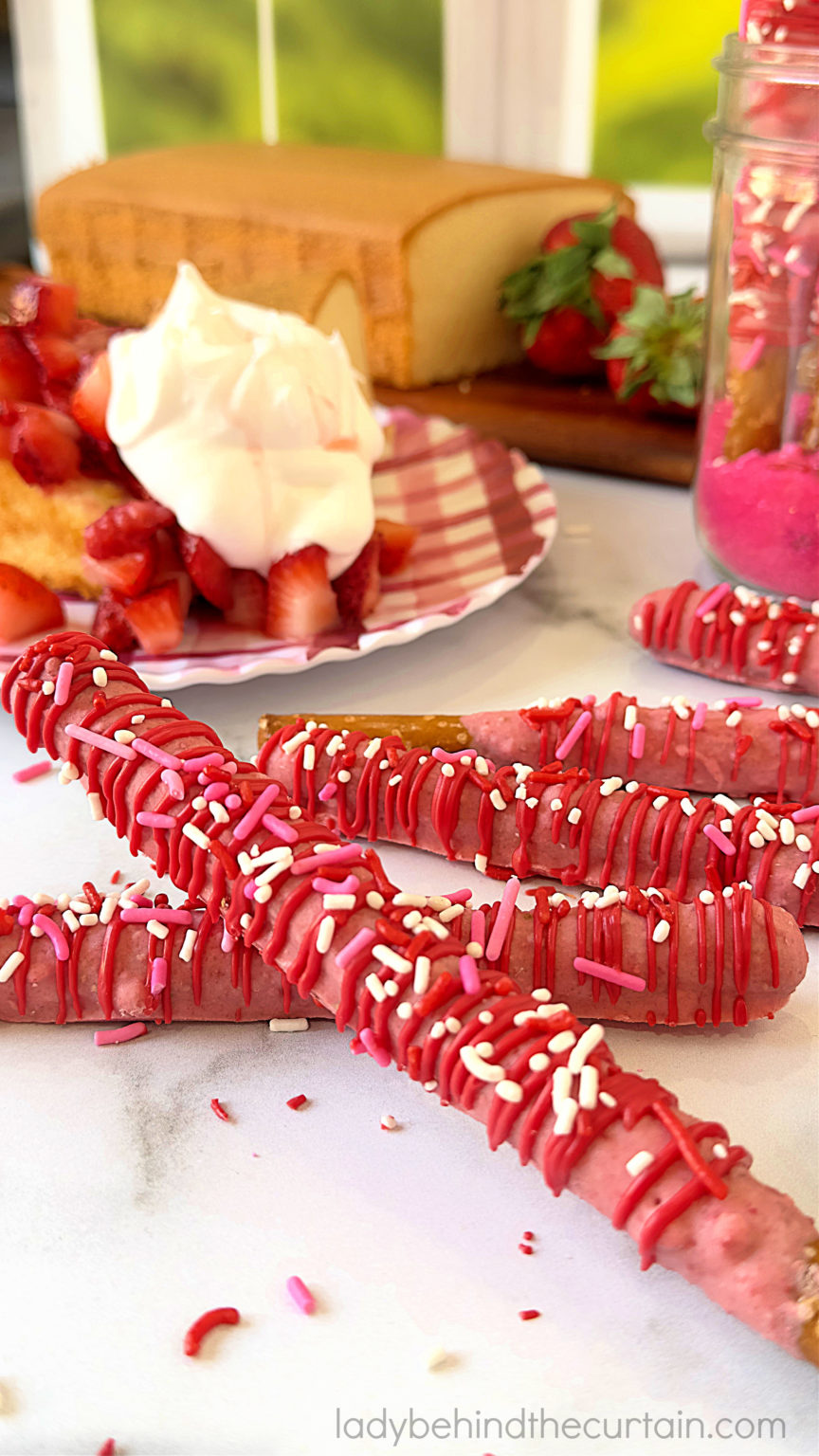 Strawberry Shortcake Pretzel Rods
