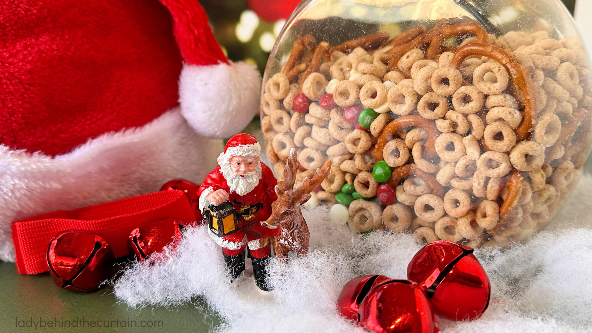 Magical Reindeer Food Snack Mix (A Christmas Eve Tradition Kids Love!)