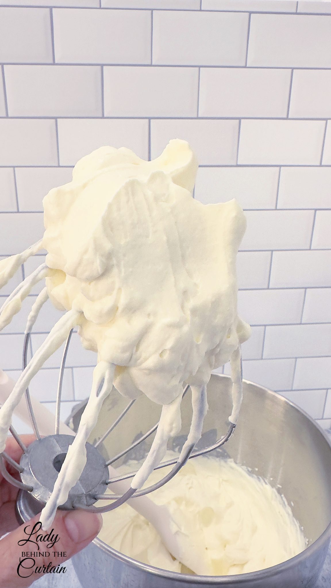 Stabilized Whipped Cream Frosting with Vanilla Pudding Mix
